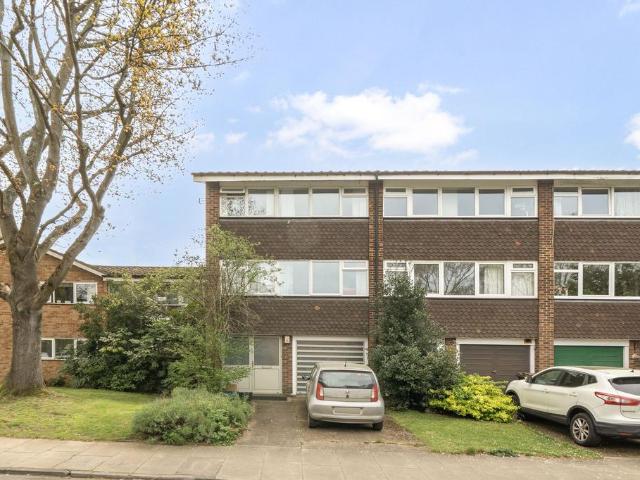 5 bedroom terraced house for sale