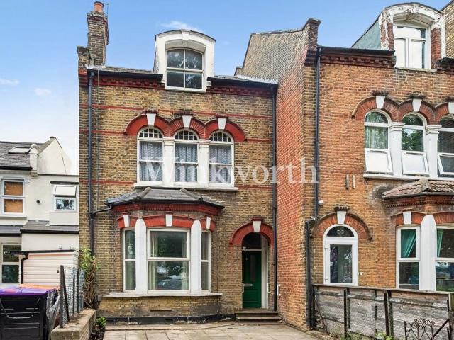 5 bedroom terraced house for sale