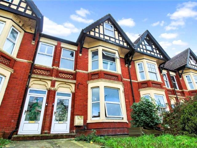 5 bedroom terraced house for sale