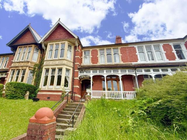 5 bedroom terraced house for sale