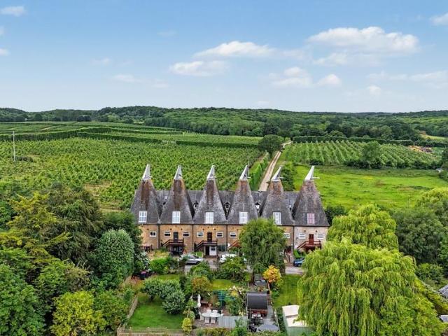5 bedroom terraced house for sale