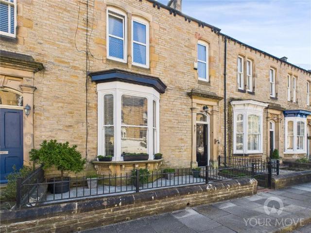 5 bedroom terraced house for sale