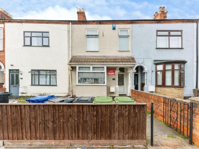 5 bedroom terraced house for sale