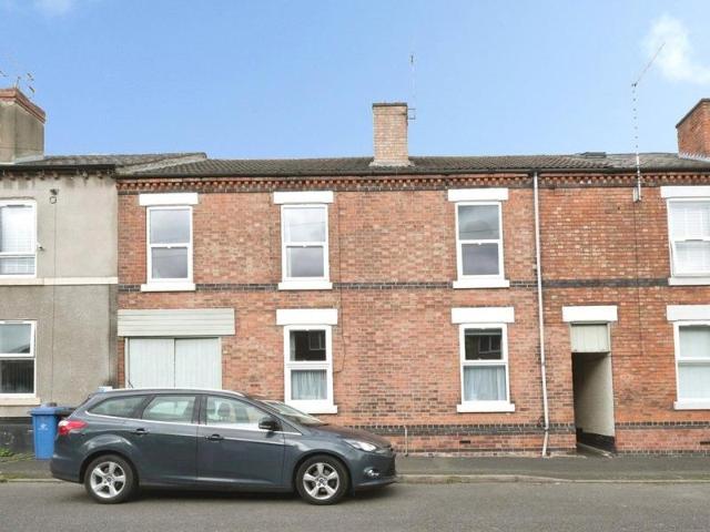 5 bedroom terraced house for sale