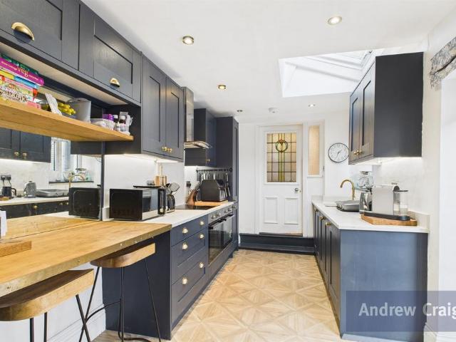 5 bedroom terraced house for sale