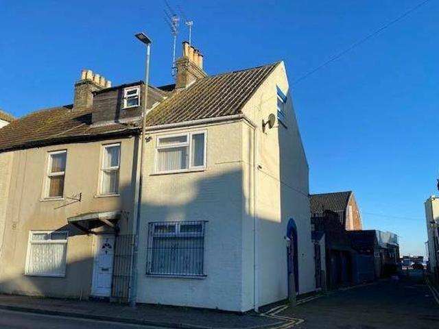 5 bedroom terraced house for sale in 2 Wellington Road Great Yarmouth Norfolk NR30 3AW NR30