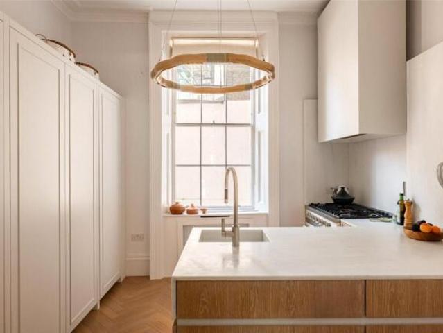 5 bedroom terraced house for sale in Connaught Square, Bayswater, London, W2