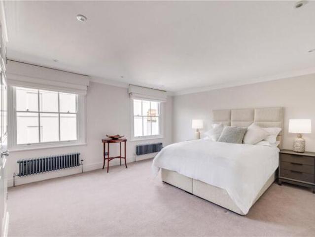 5 bedroom terraced house for sale in Cadogan Place, Belgravia, London, SW1X