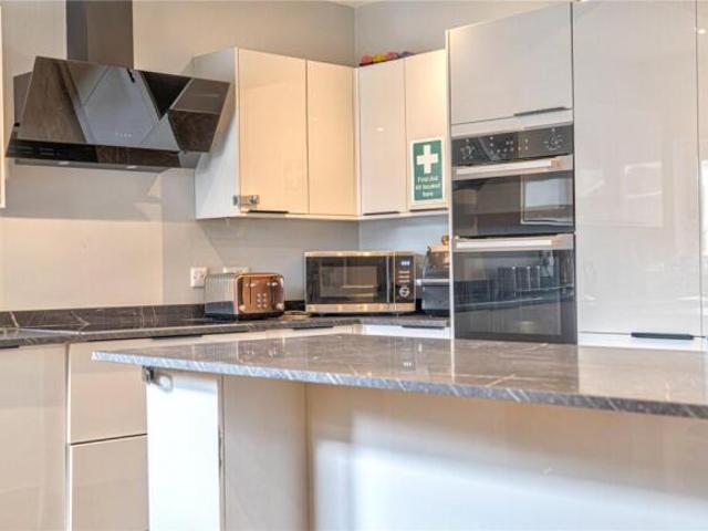 5 bedroom terraced house for sale in Bath Road, Old Town, Swindon, SN1