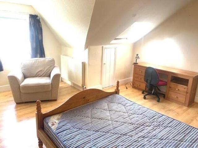 5 bedroom terraced house for sale in Bedford Park, Plymouth, PL4