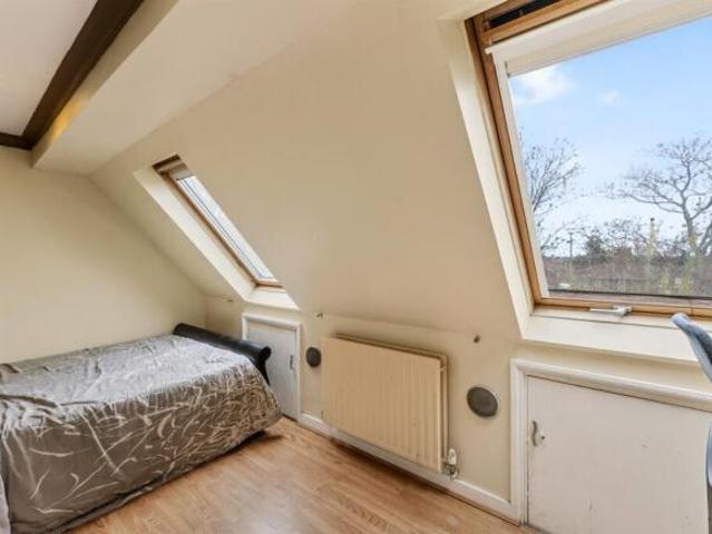 5 bedroom terraced house for sale in Bishopsford Road, Morden, SM4