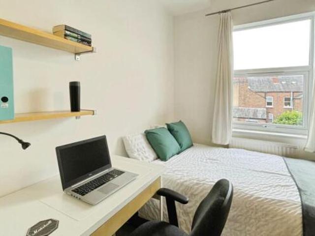 5 bedroom terraced house for sale in Gladstone Road, Chester, CH1
