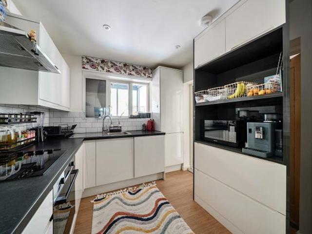 5 bedroom terraced house for sale in Derwent Avenue, Headington, Oxford, OX3