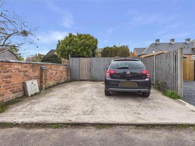5 bedroom terraced house for sale in Droitwich Road, Worcester, Worcestershire, WR3
