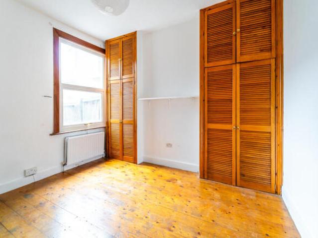 5 bedroom terraced house for sale in Elthorne Road, N19