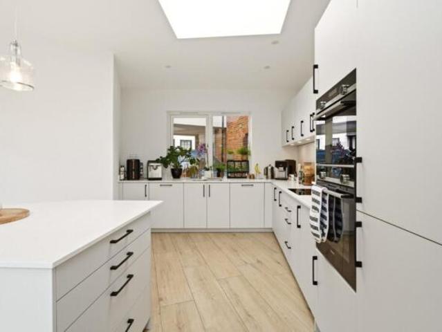 5 bedroom terraced house for sale in Fishpool Street, St. Albans, Hertfordshire, AL3