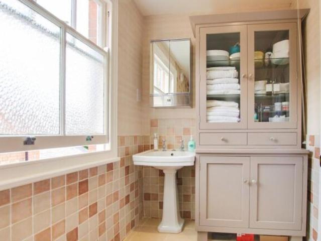 5 bedroom terraced house for sale in Knighton Church Road, Leicester, LE2