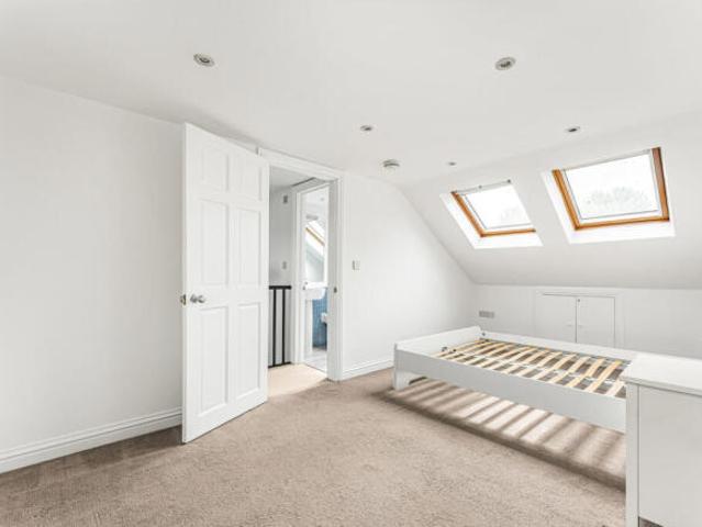 5 bedroom terraced house for sale in Kenworthy Road, London, E9