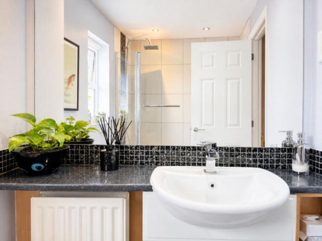 5 bedroom terraced house for sale in Havisham Drive, Swindon, SN25