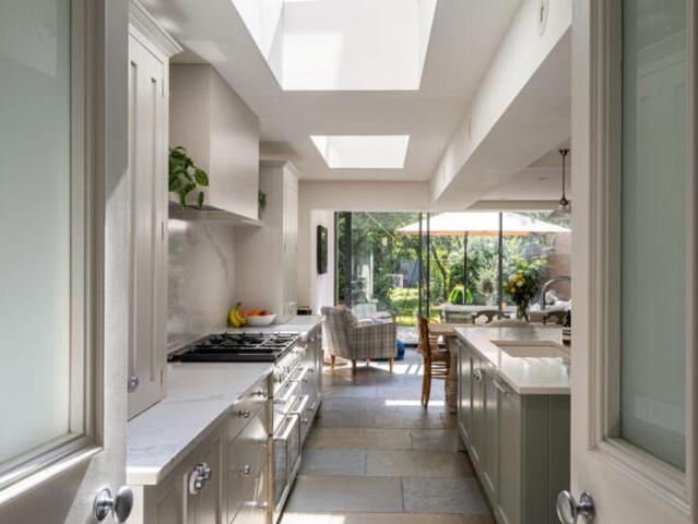 5 bedroom terraced house for sale in Hindmans Road, London, SE22