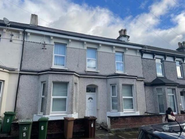 5 bedroom terraced house for sale in Ilbert Street, Stonehouse. 5 letting room fully let HMO with ensuites. PL1