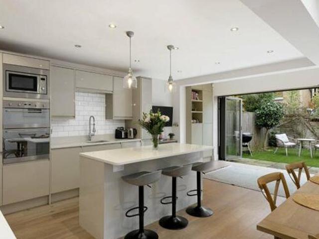 5 Bedroom Terraced House For Sale In London