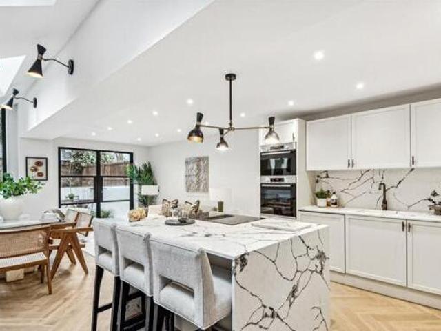 5 Bedroom Terraced House For Sale In London