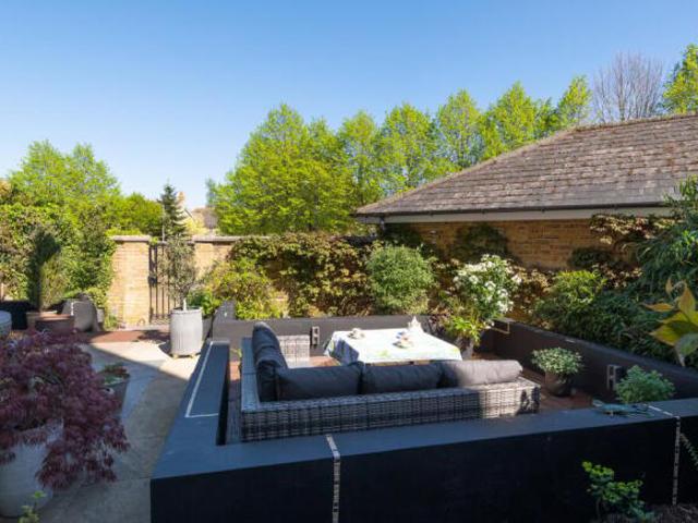 5 bedroom terraced house for sale in Monellan Crescent, Caldecotte Lake, Milton Keynes, MK7