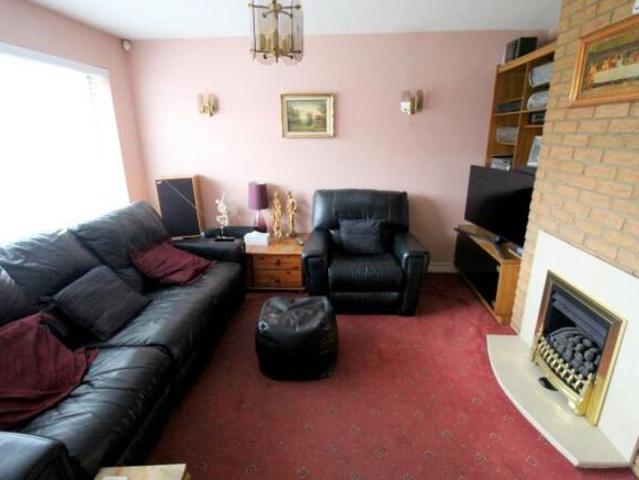 5 bedroom terraced house for sale in Northborough Road, Slough, SL2
