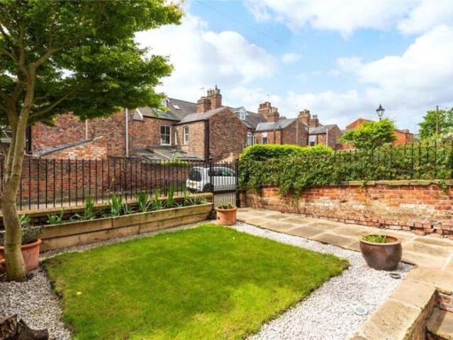 5 bedroom terraced house for sale in South Parade, York, YO23