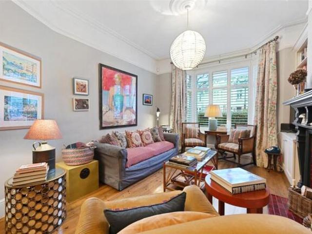 5 bedroom terraced house for sale in Sedgeford Road, London, W12