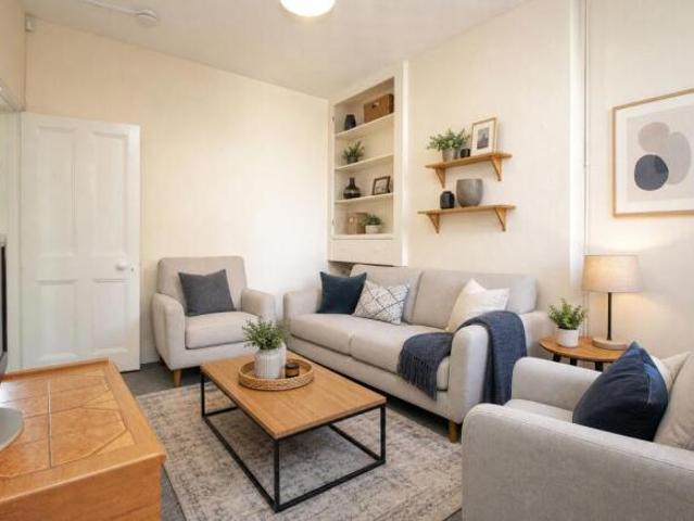 5 bedroom terraced house for sale in Stanley Street, Bedford, MK41