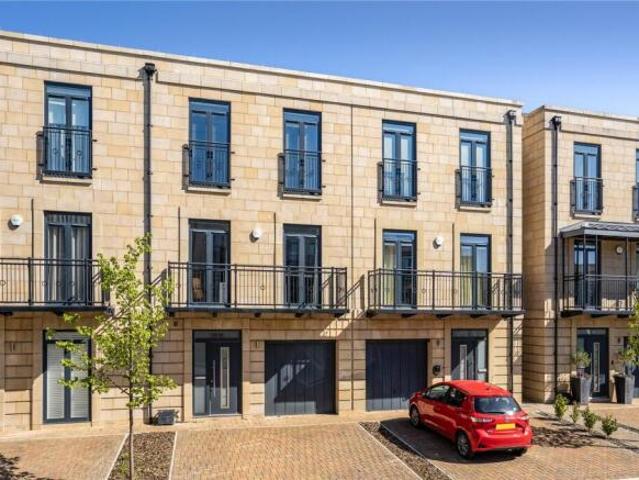 5 bedroom terraced house for sale in Summerbee Drive, Cheltenham, Gloucestershire, GL51