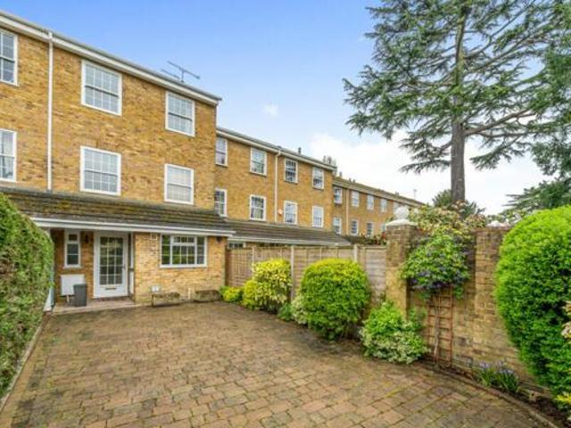 5 Bedroom Terraced House For Sale In Surrey