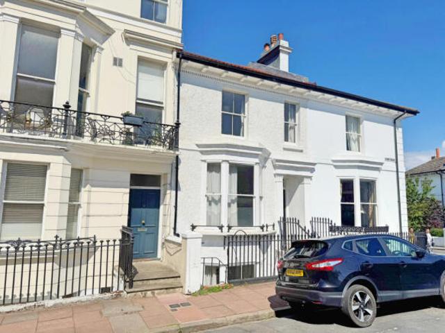 5 bedroom terraced house for sale in Powis Road, Brighton, BN1