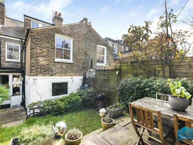5 bedroom terraced house for sale in Parolles Road, Whitehall Park, London, N19