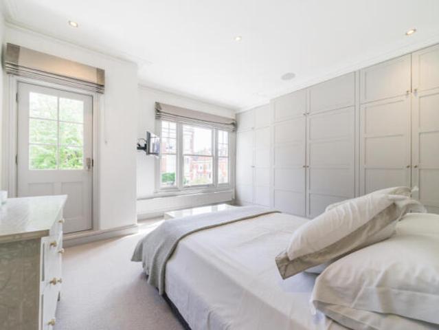 5 bedroom terraced house for sale in Perrymead Street, London, SW6