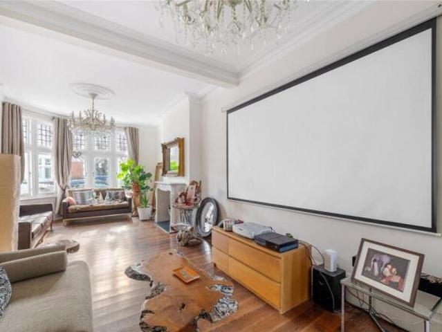 5 bedroom terraced house for sale in Pickwick Road, London, SE21