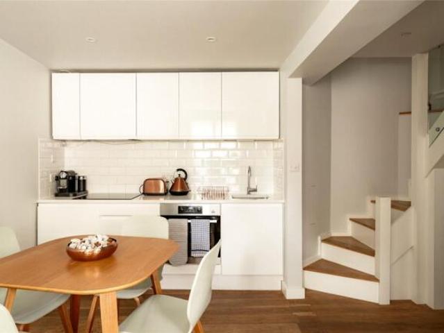 5 bedroom terraced house for sale in, & Royal Crescent Mews, Holland Park, London, W11