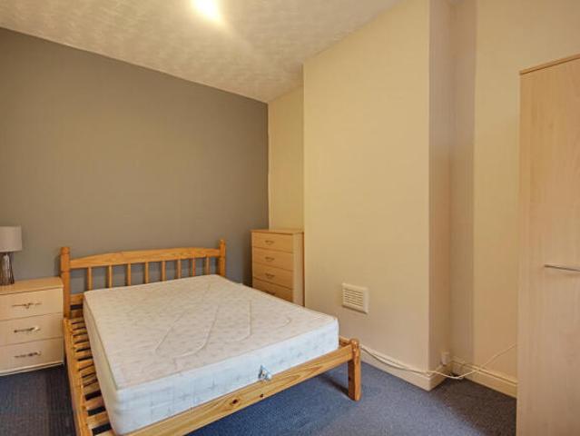 5 bedroom terraced house for sale in Radford Road, Nottingham, City, NG7