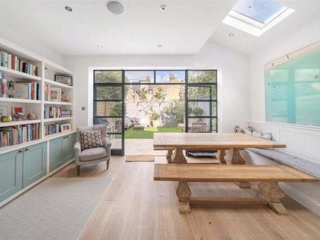 5 bedroom terraced house for sale in Rudloe Road, London, SW12