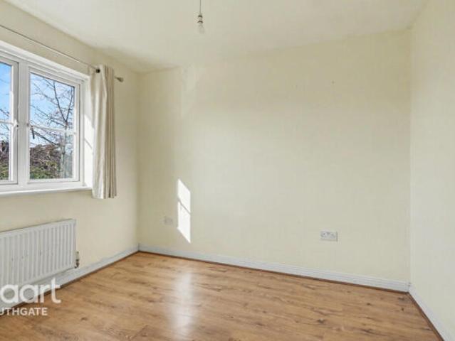 5 bedroom terraced house for sale in Westminster Drive, London, N13