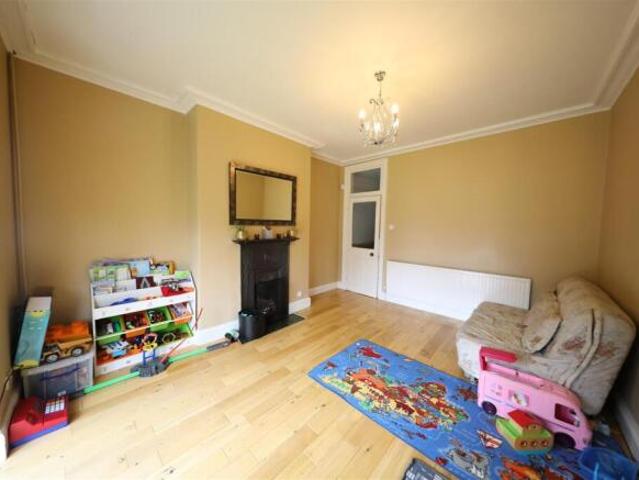 5 bedroom terraced house for sale in Westbourne Avenue, HU5