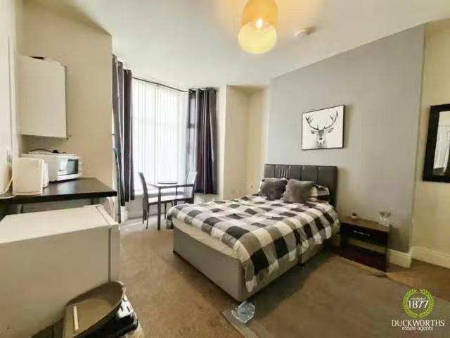 5 bedroom terraced house for sale in Westgate, Burnley, BB11
