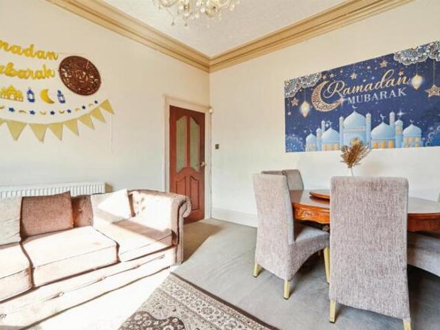 5 bedroom terraced house for sale in Whitehead Place, Bradford, BD2