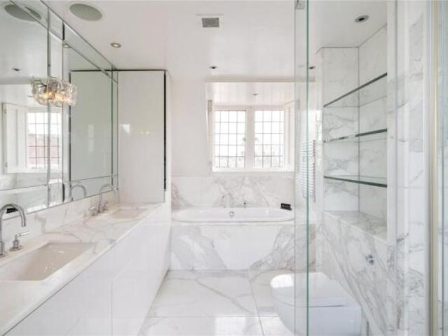 5 bedroom terraced house for sale in The Vale, London, SW3
