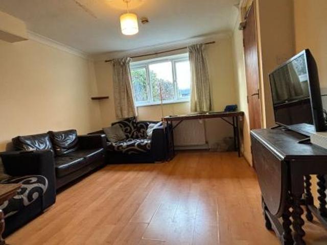 5 bedroom Terraced House To Let