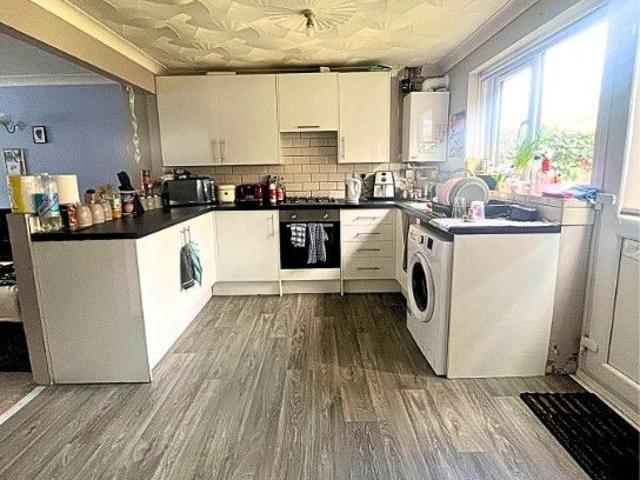 5 bedroom Terraced House To Let