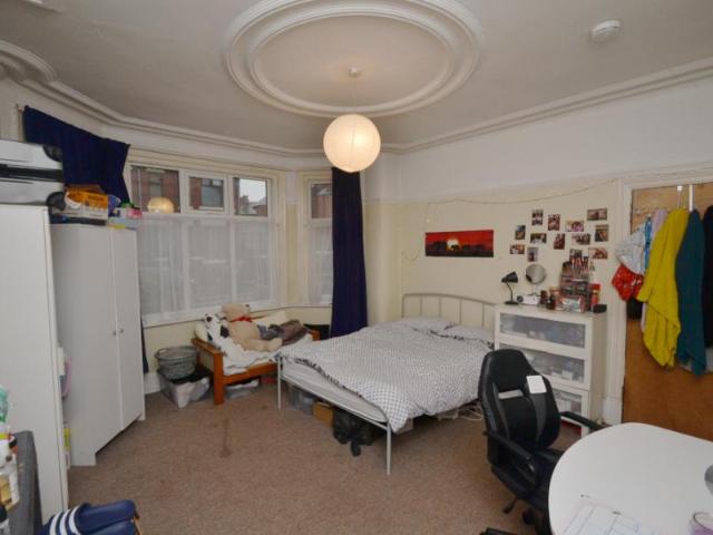 5 bedroom Terraced House To Let