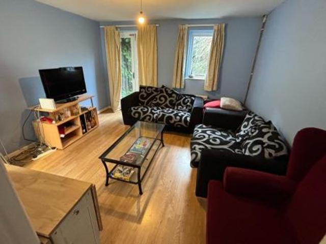 5 bedroom Terraced House To Let